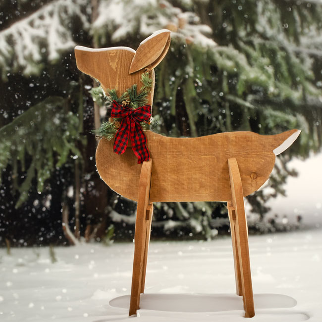 Amish-Made Wooden Doe Statue – BirdYard Direct