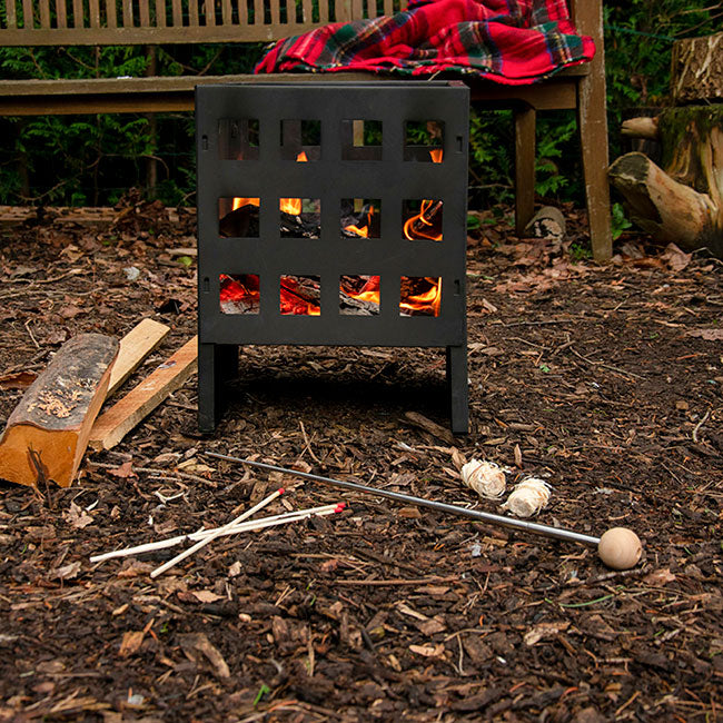 Esschert Design Telescopic Bouffadou Fire Revival Tool – BirdYard Direct